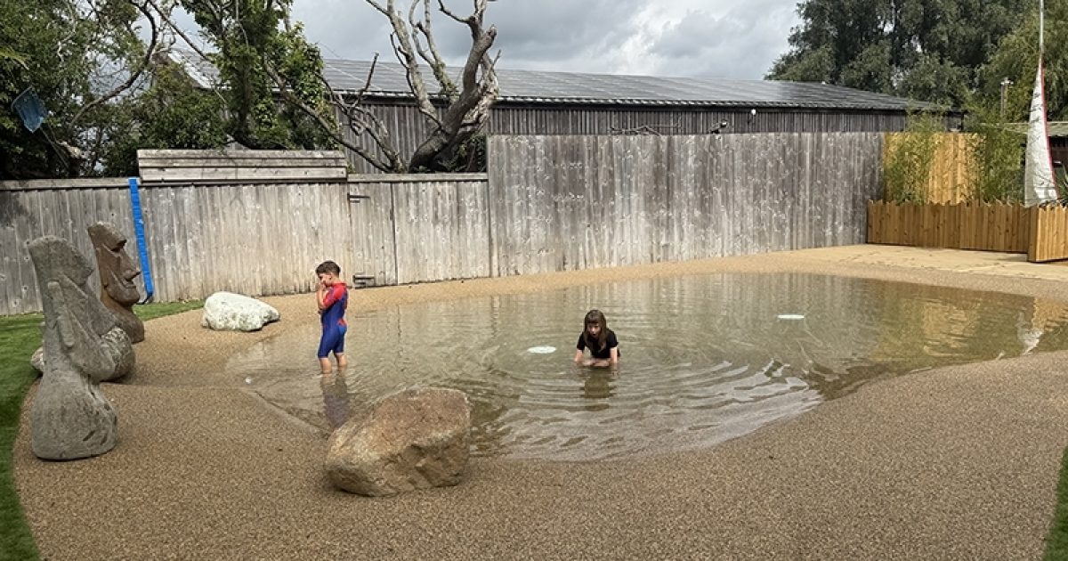 Easter Island Lagoon Paddling Pool| Knockhatch Adventure Park ...