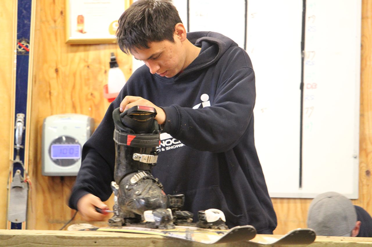 Lessons - Knockhatch Ski Centre